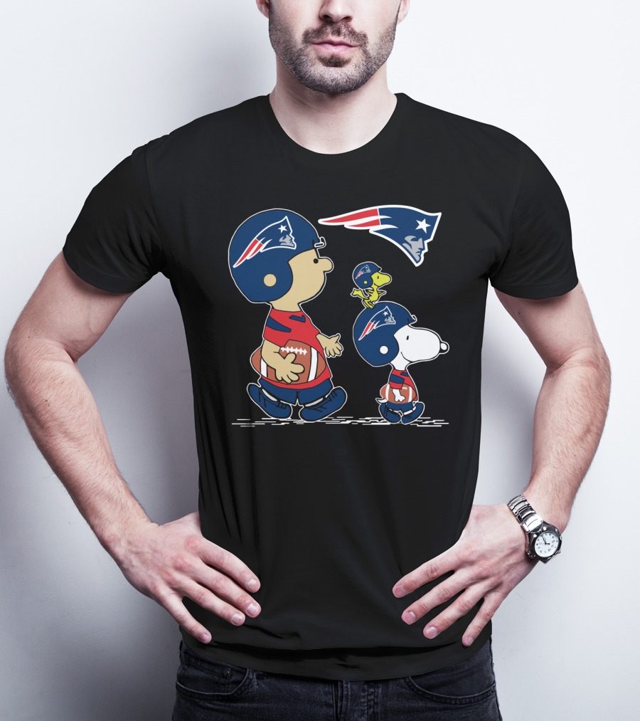 New England Patriots Peanuts Christmas Football Charlie Brown Snoopy Woodstock T-Shirt