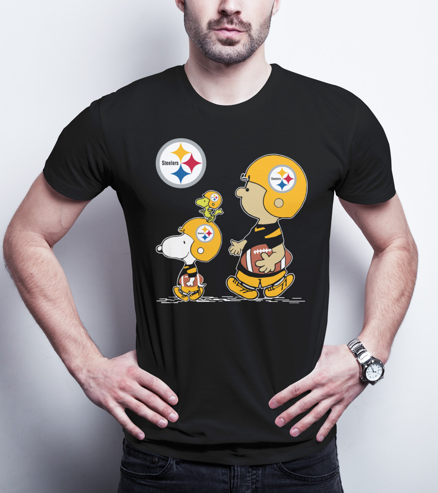 Steelers Christmas Peanuts Cute Football Charlie Brown Snoopy Woodstock T-Shirt