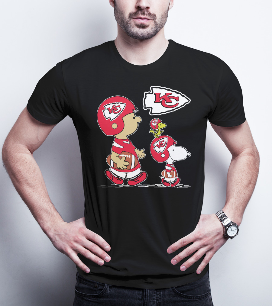 Kansas City Chiefs Christmas Peanuts Cute Football Characters T-Shirt