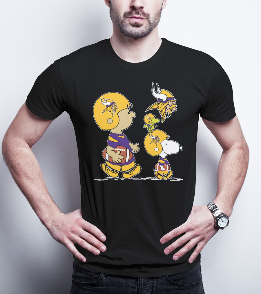Christmas Peanuts Cute Football Vikings Charlie Brown Snoopy Woodstock T-Shirt