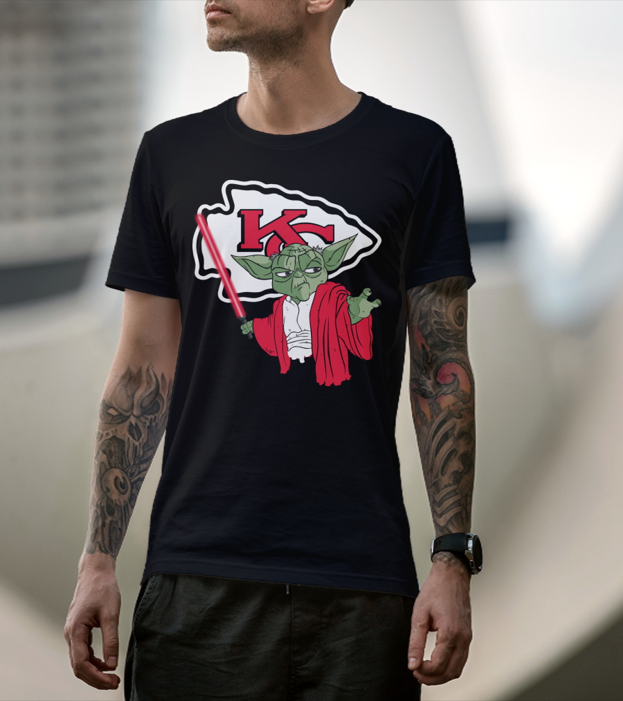 Kansas City Chiefs Yoda Lightsaber Fan T-Shirt