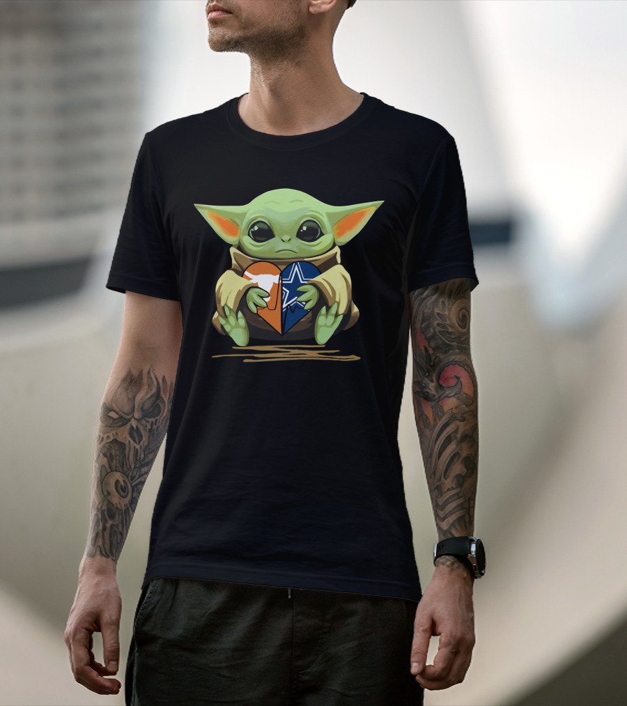 Baby Yoda Holding Texas Longhorns And Dallas Cowboys Heart T-Shirt