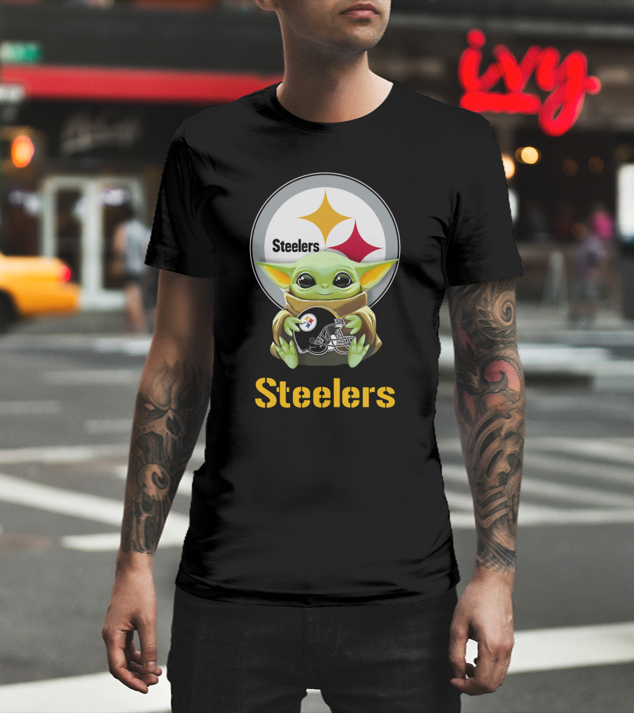 Baby Yoda Steelers Helmet Hug Steelers T-Shirt