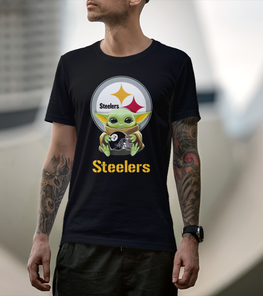 Baby Yoda Steelers Helmet Hug Steelers T-Shirt