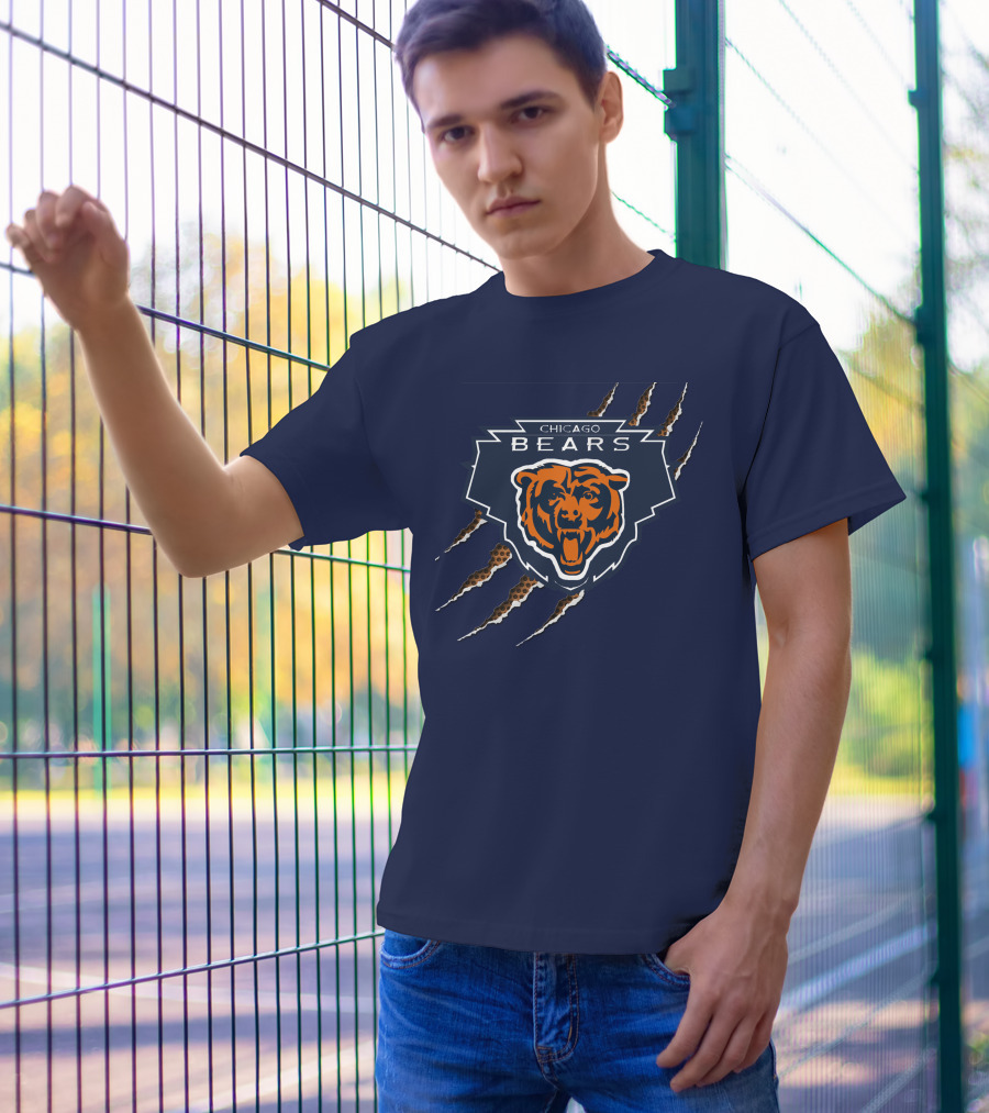 Chicago Bears Logo With Roaring Bear And Claw Marks T-Shirt