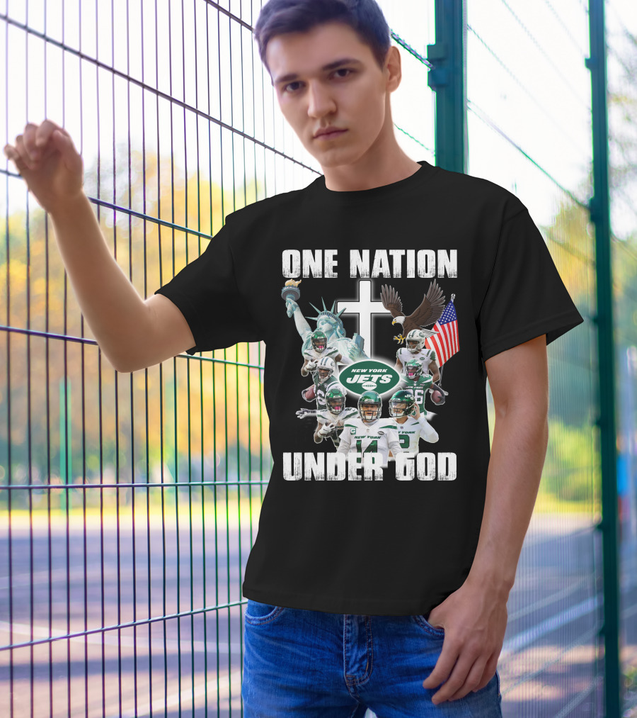 New York Jets One Nation Under God Statue Of Liberty Eagle Flag Football Players T-Shirt