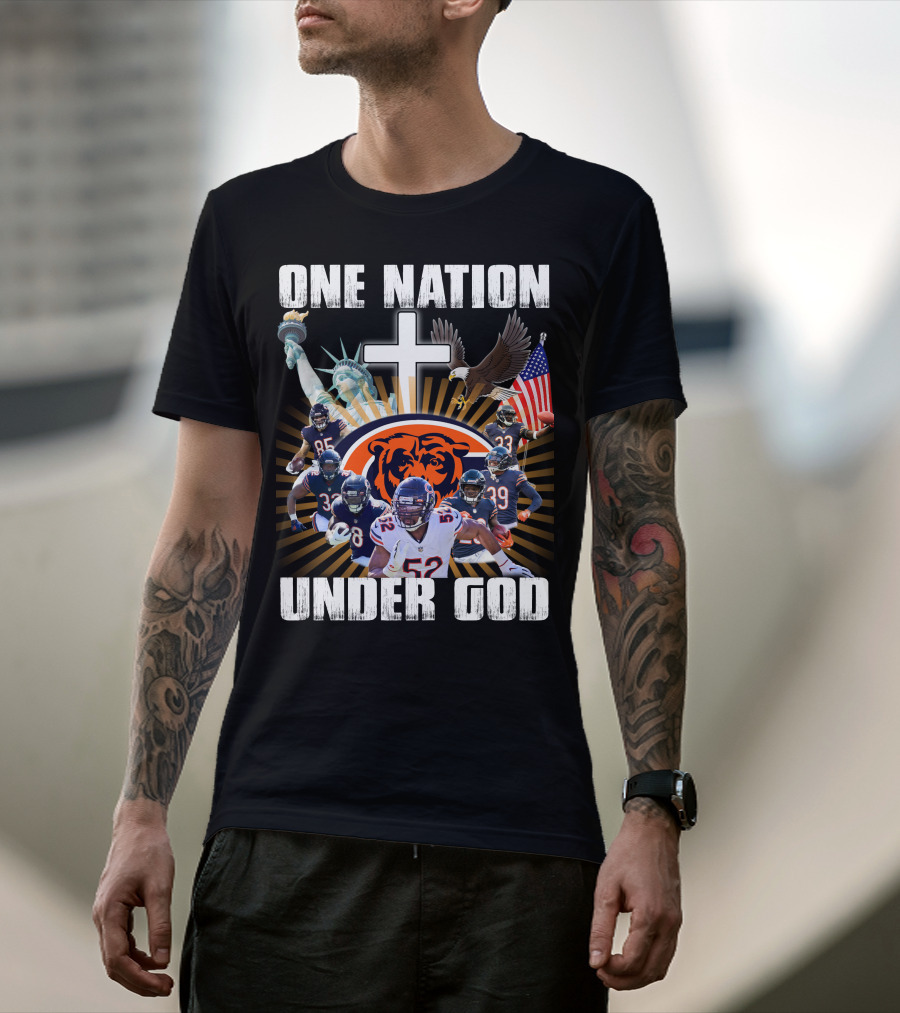 Chicago Bears One Nation Under God Statue Of Liberty American Flag Cross Football Players T-Shirt