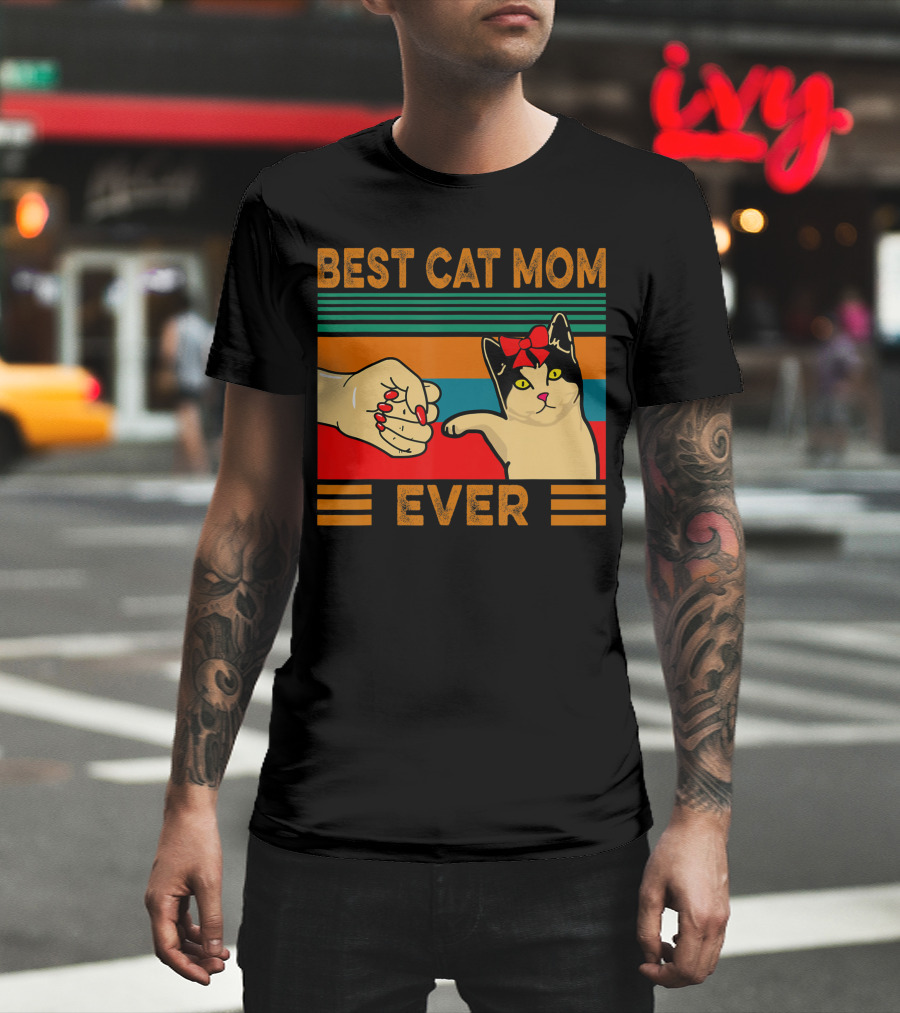 Best Cat Mom Ever Vintage Retro Cat Fist Bump T-Shirt