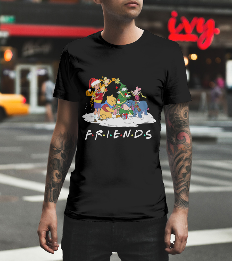 FRIENDS Winnie The Pooh Christmas Tree Gathering ZN658 T-Shirt
