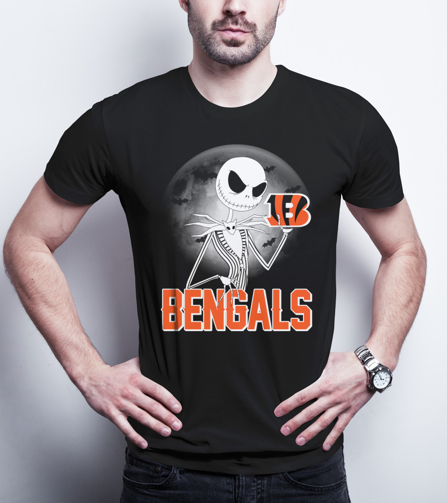 Jack Skellington Holding Cincinnati Bengals Logo Halloween Moon Bats Bengal Tiger B T-Shirt
