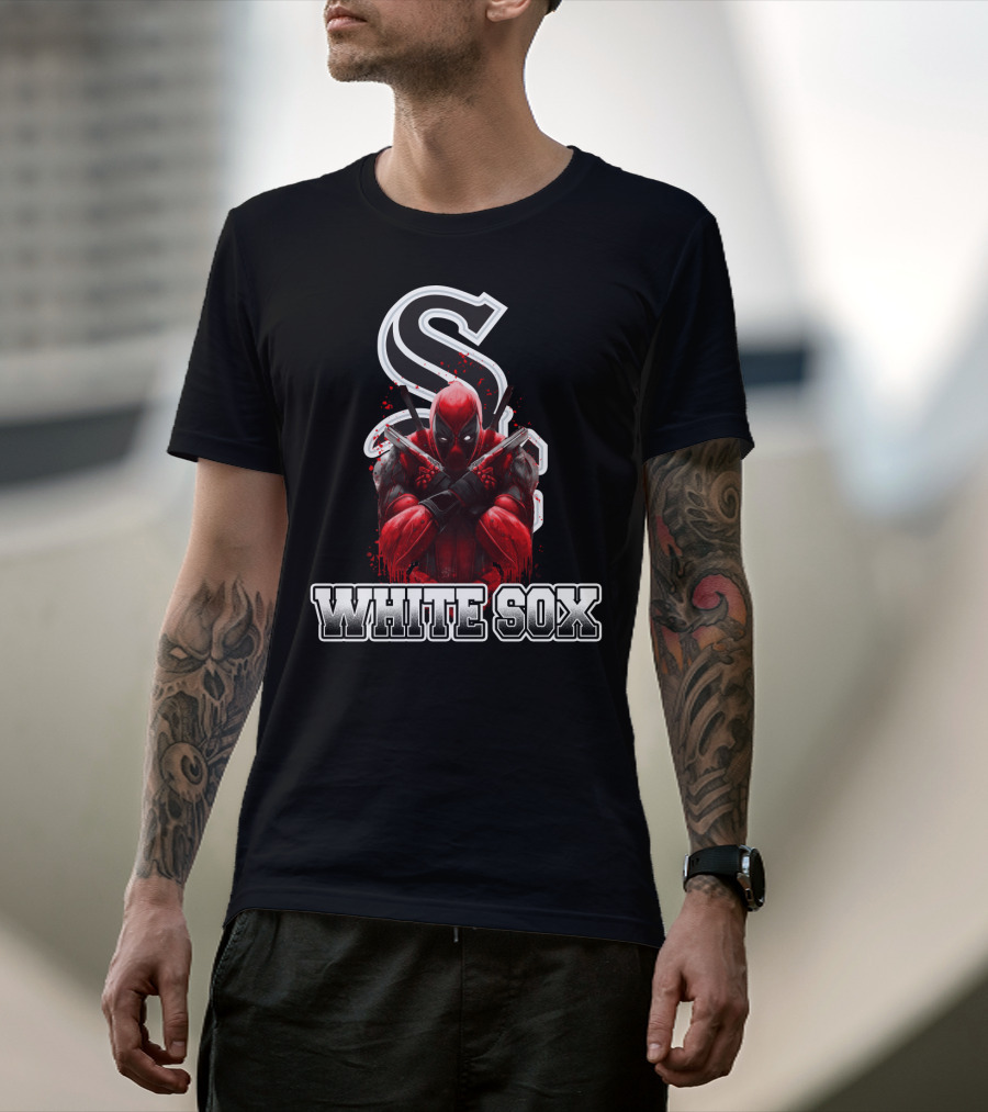Chicago White Sox Deadpool Crossed Swords T-Shirt