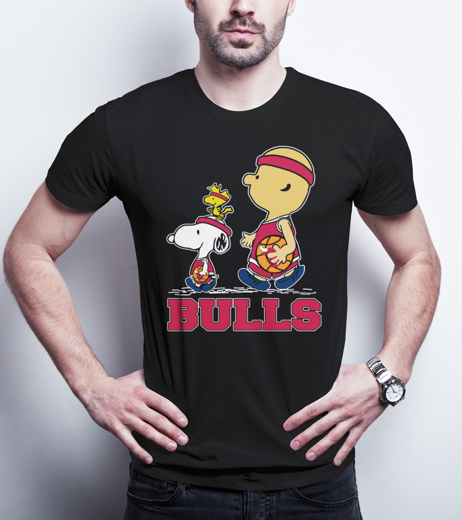Snoopy Woodstock And Bulls Basketball Fans T-Shirt