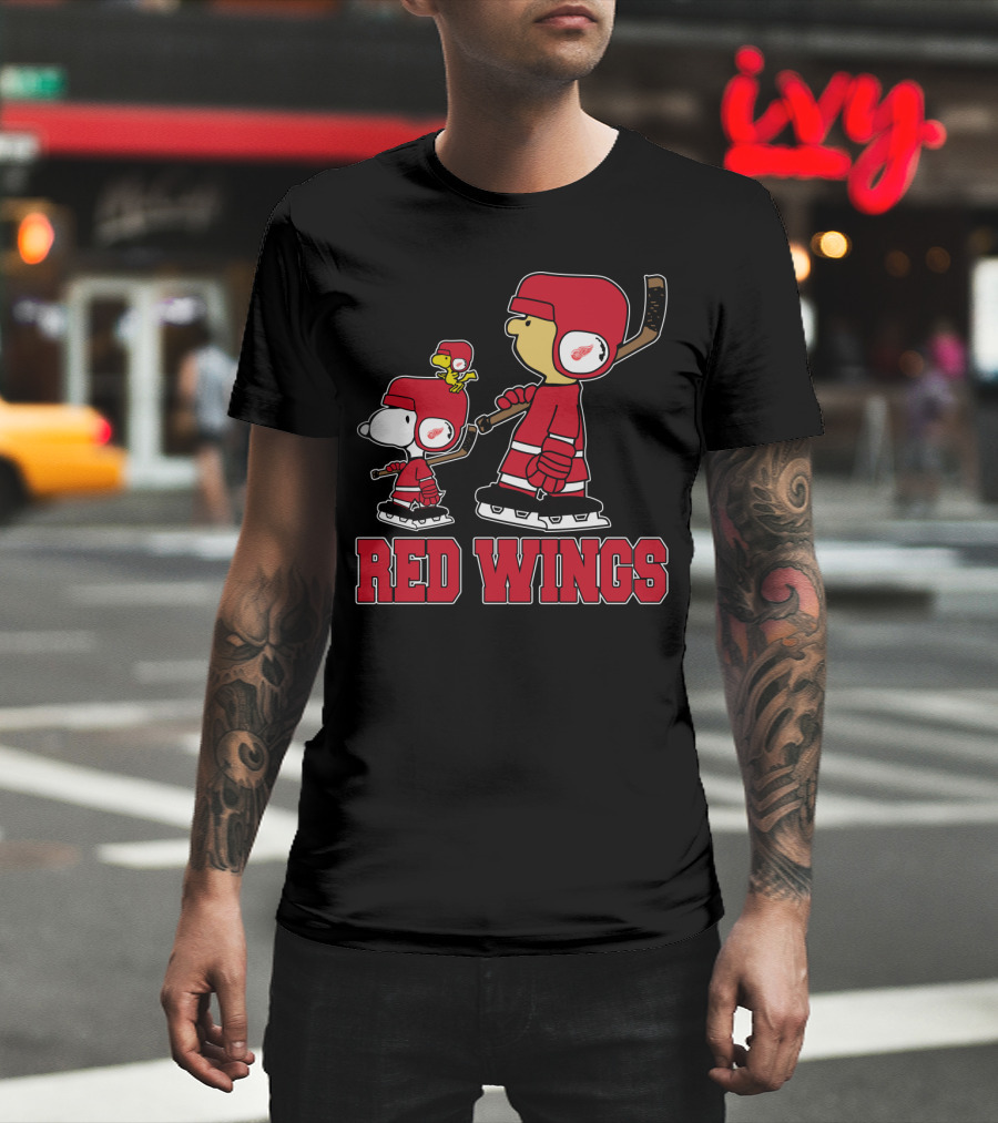Snoopy And Detroit Red Wings Ice Hockey Fan Team-Up T-Shirt