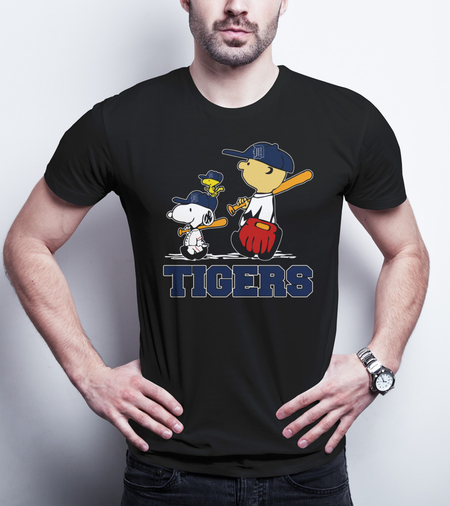 Snoopy And Woodstock Detroit Tigers Baseball Fans Peanuts Characters T-Shirt