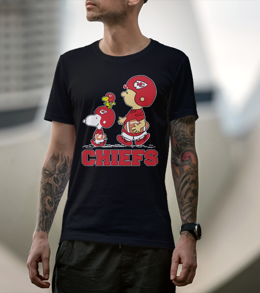 Snoopy And Friends Kansas City Chiefs Football Fans Celebration T-Shirt