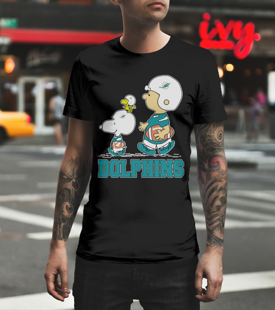 Snoopy Woodstock Charlie Brown Miami Dolphins Football Fans T-Shirt