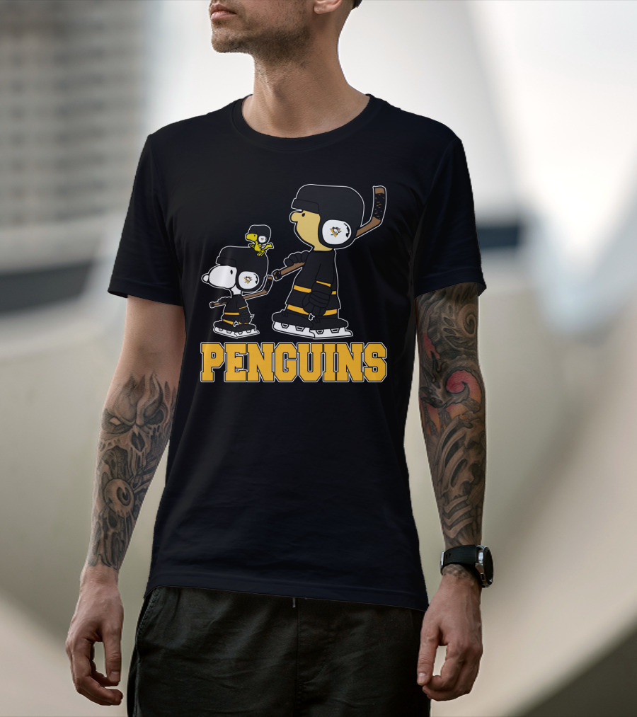 Snoopy And Woodstock With Pittsburgh Penguins Hockey Gear T-Shirt