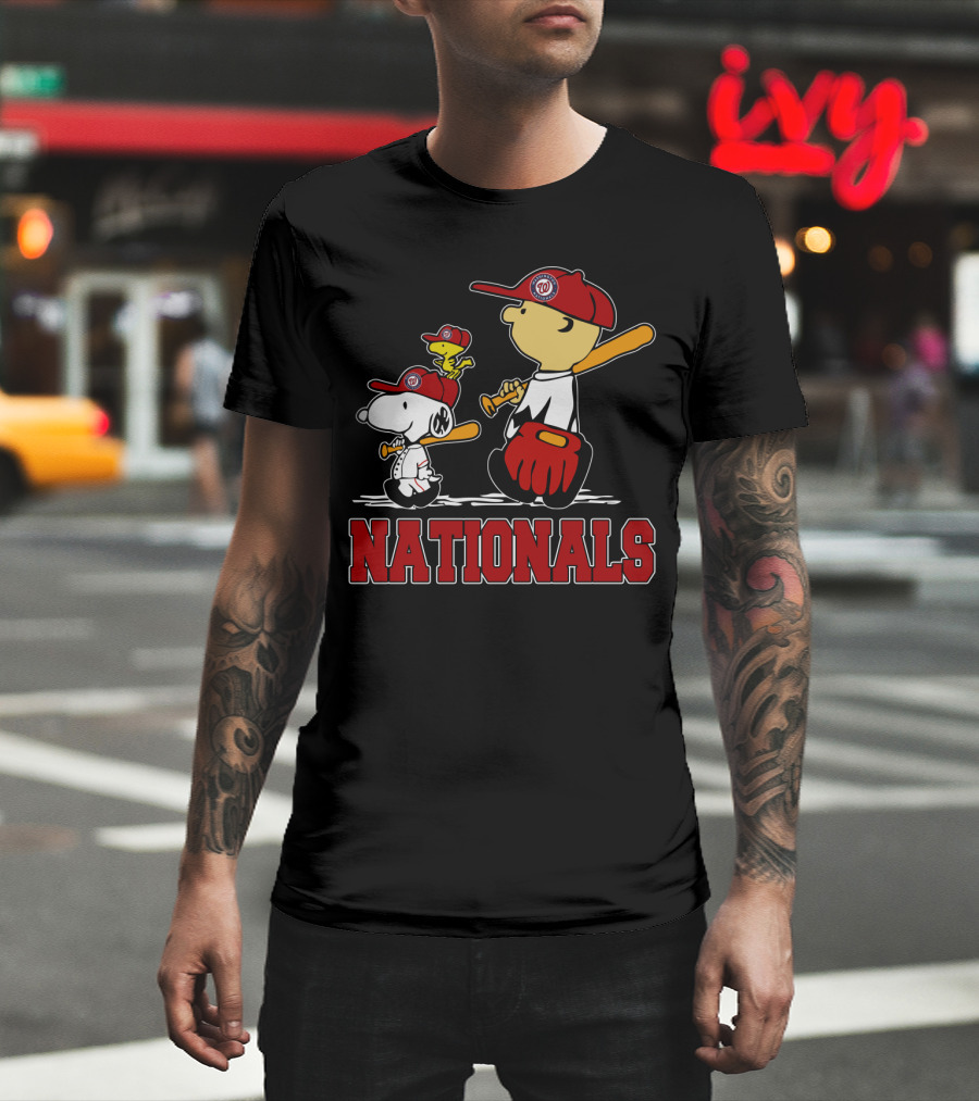 Snoopy And Peanuts Characters With Washington Nationals Baseball Fans T-Shirt