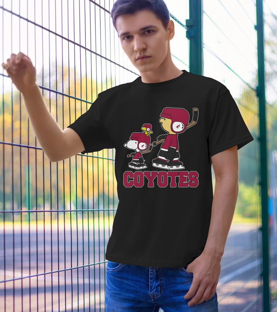 Snoopy Woodstock And Hockey Coyotes Team Fans T-Shirt