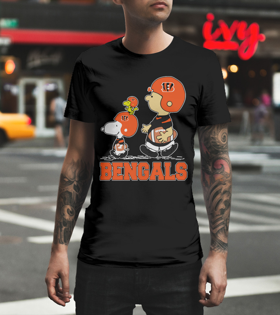 Snoopy Woodstock And Cincinnati Bengals Fans T-Shirt