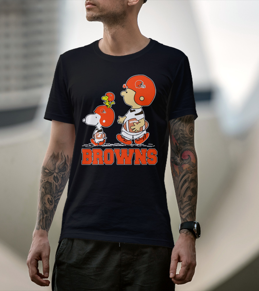 Snoopy Cleveland Browns Football Fans Peanuts Characters T-Shirt