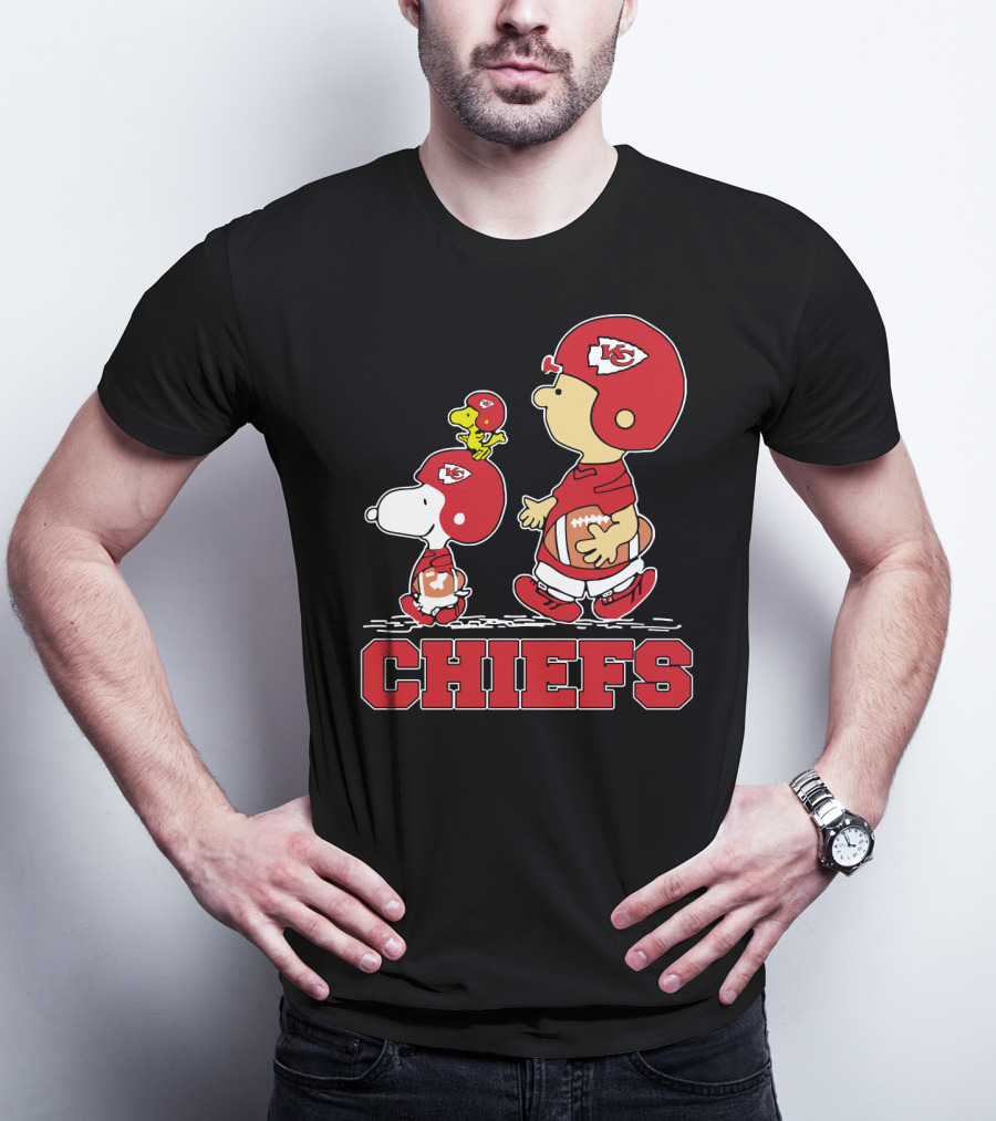 Snoopy Woodstock And Peanuts Characters With Kansas City Chiefs Football Helmets Chiefs Fans T-Shirt