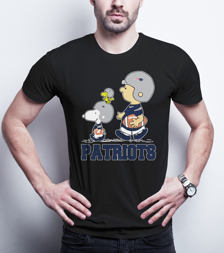 Snoopy And Woodstock With New England Patriots Football Theme T-Shirt