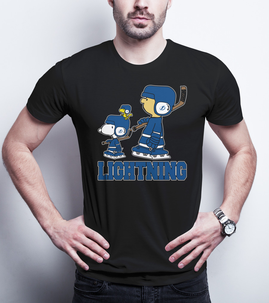 Snoopy And Woodstock With Tampa Bay Lightning Hockey Gear And T-Shirt