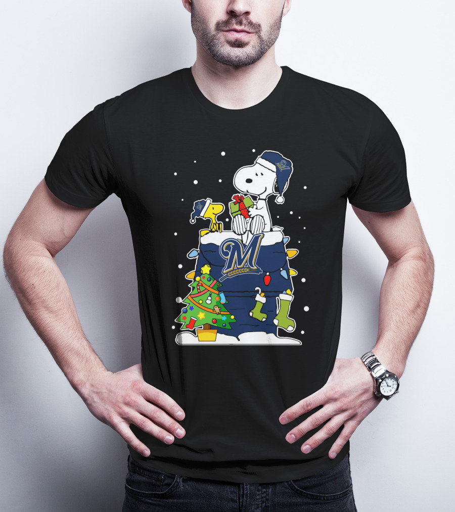 Milwaukee Brewers Snoopy Christmas Tree And Woodstock Gift Scene T-Shirt