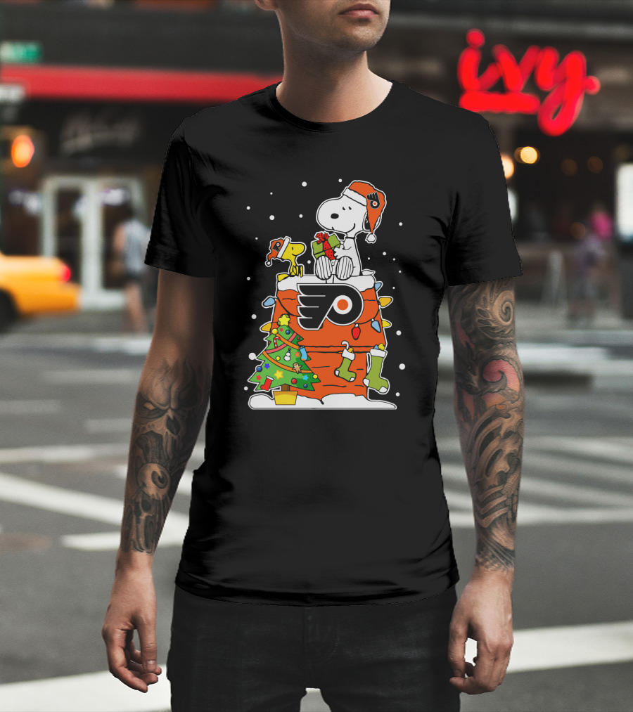 Snoopy Philadelphia Flyers Christmas Celebration With Woodstock And Gifts T-Shirt
