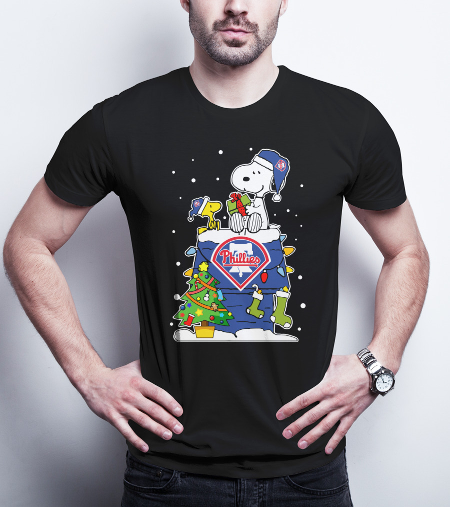 Snoopy And Woodstock With Philadelphia Phillies Christmas Present T-Shirt