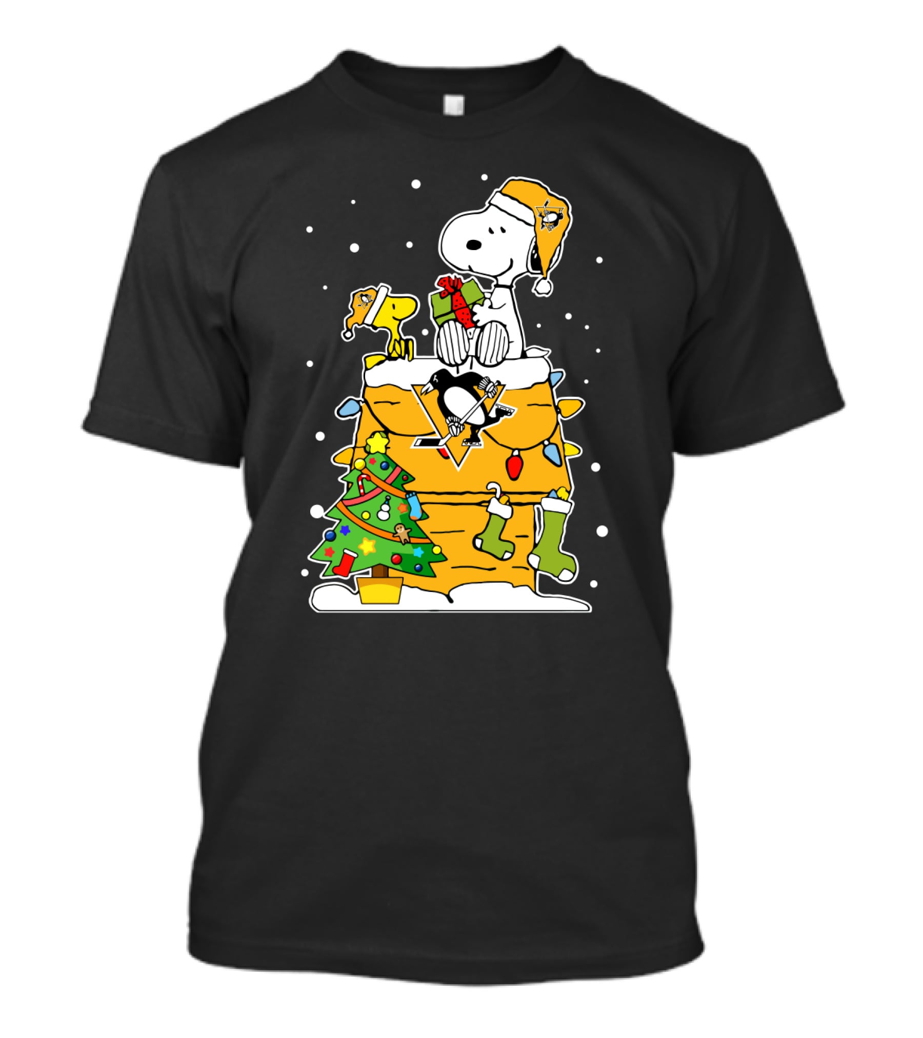 Snoopy And Woodstock Celebrate Christmas With Pittsburgh Penguins Hockey Holiday Scene T-Shirt