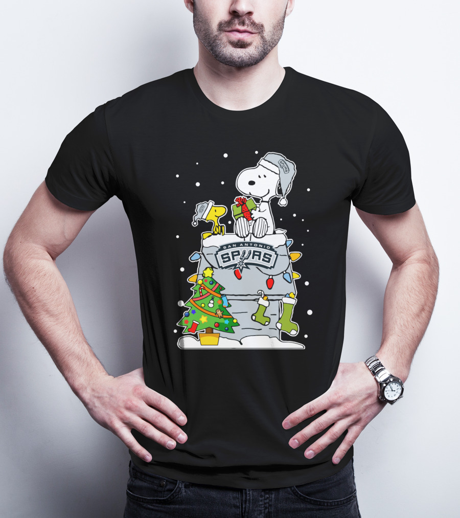 San Antonio Spurs Snoopy Christmas Peanuts Fans T-Shirt