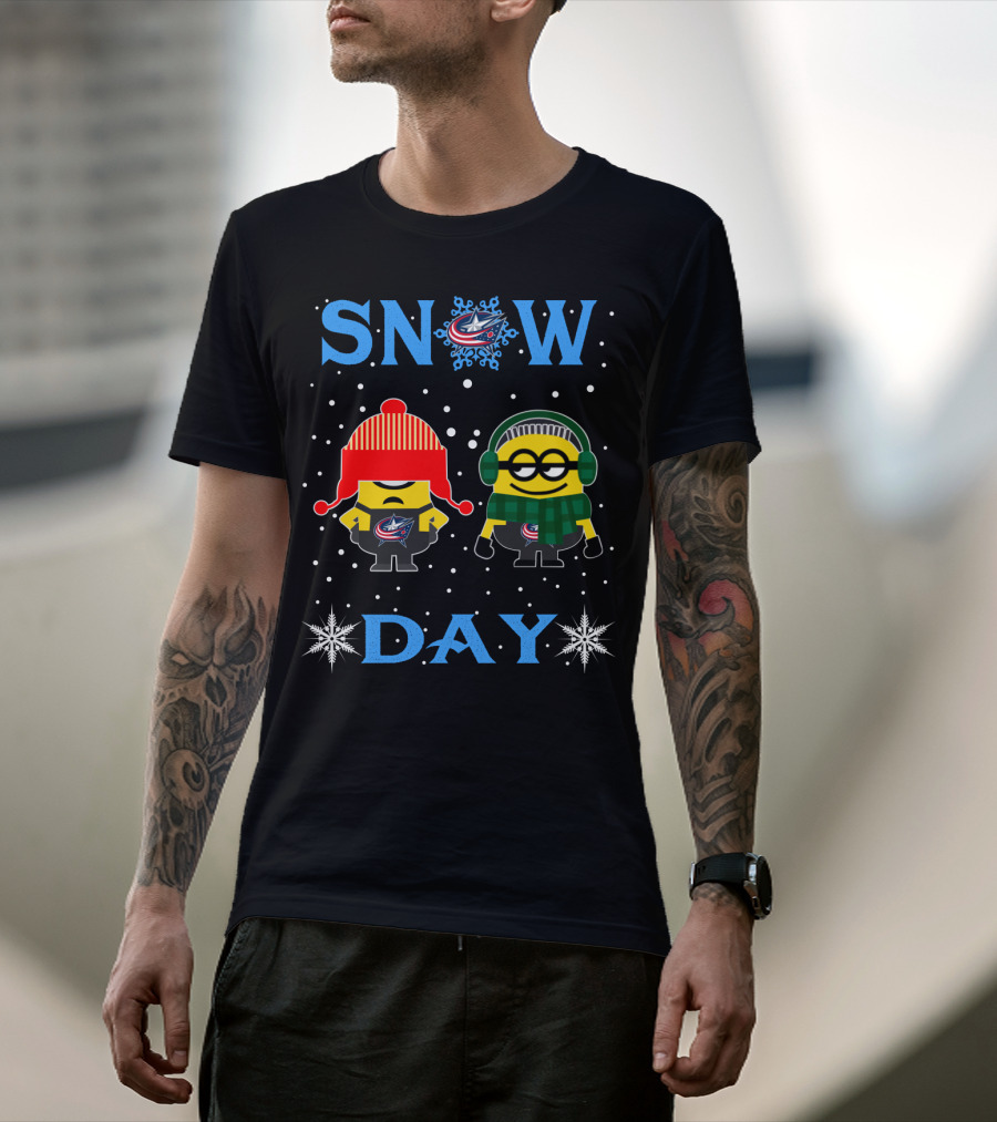 Snow Day For Columbus Blue Jackets Vs Minion With Winter Hats And Scarves T-Shirt