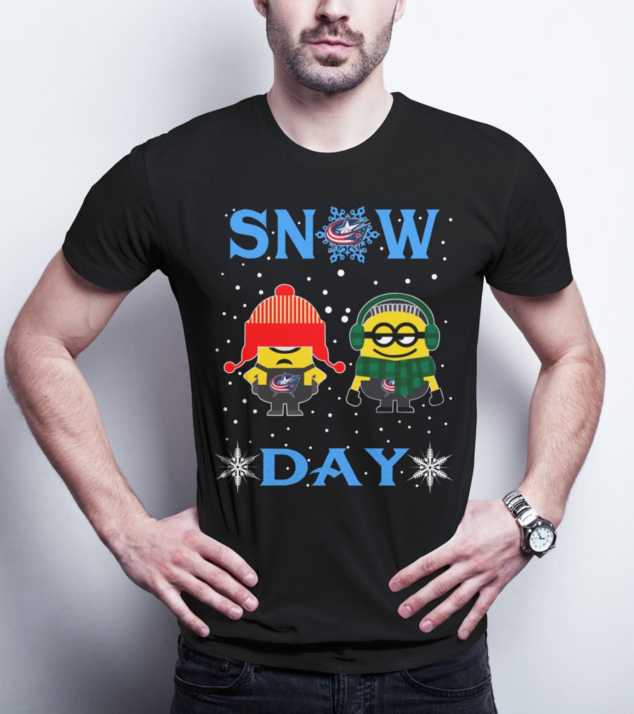 Snow Day For Columbus Blue Jackets Vs Minion With Winter Hats And Scarves T-Shirt