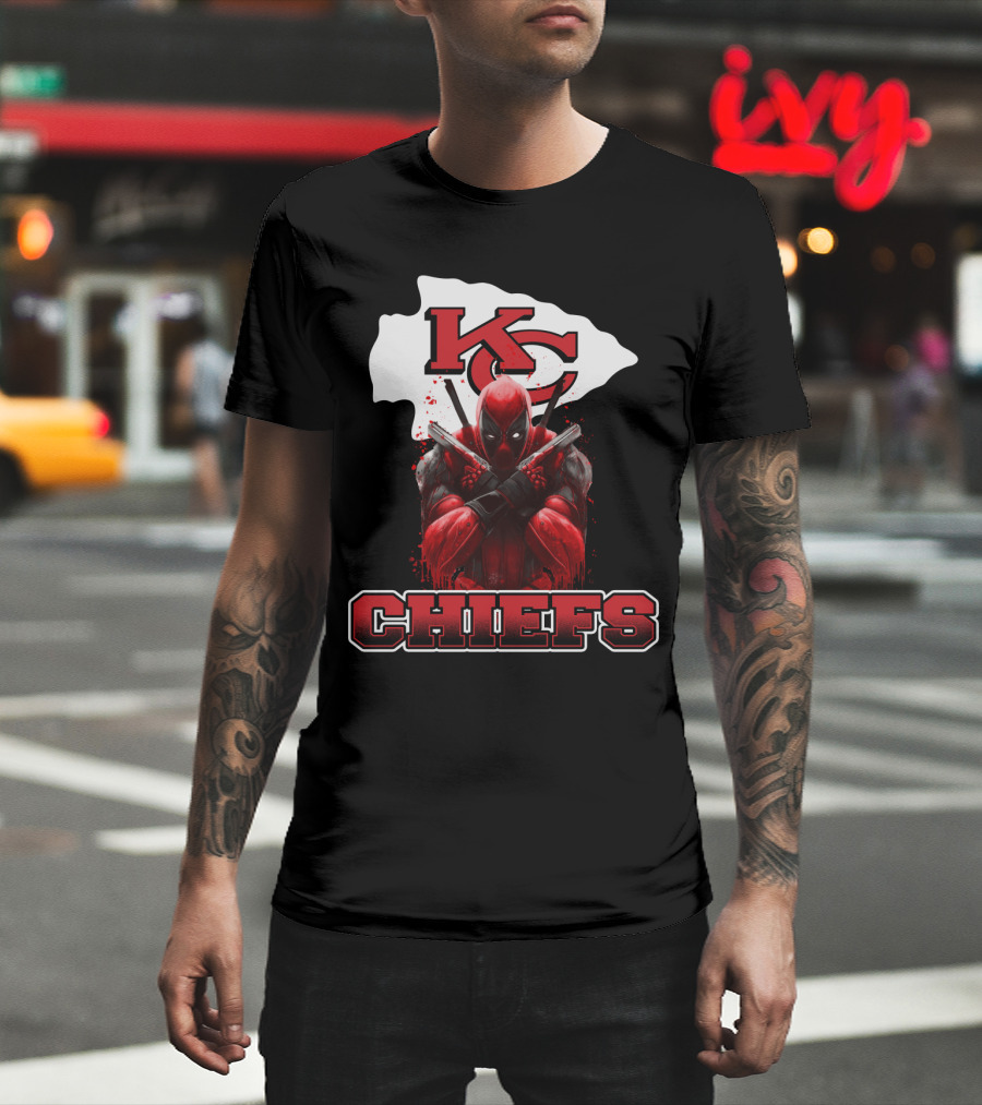 Kansas City Chiefs Deadpool Crossover Fan T-Shirt