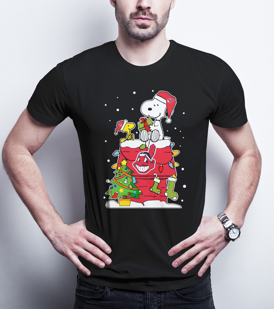 Christmas Snoopy Cleveland Indians Chief Wahoo Peanuts Holiday Scene T-Shirt