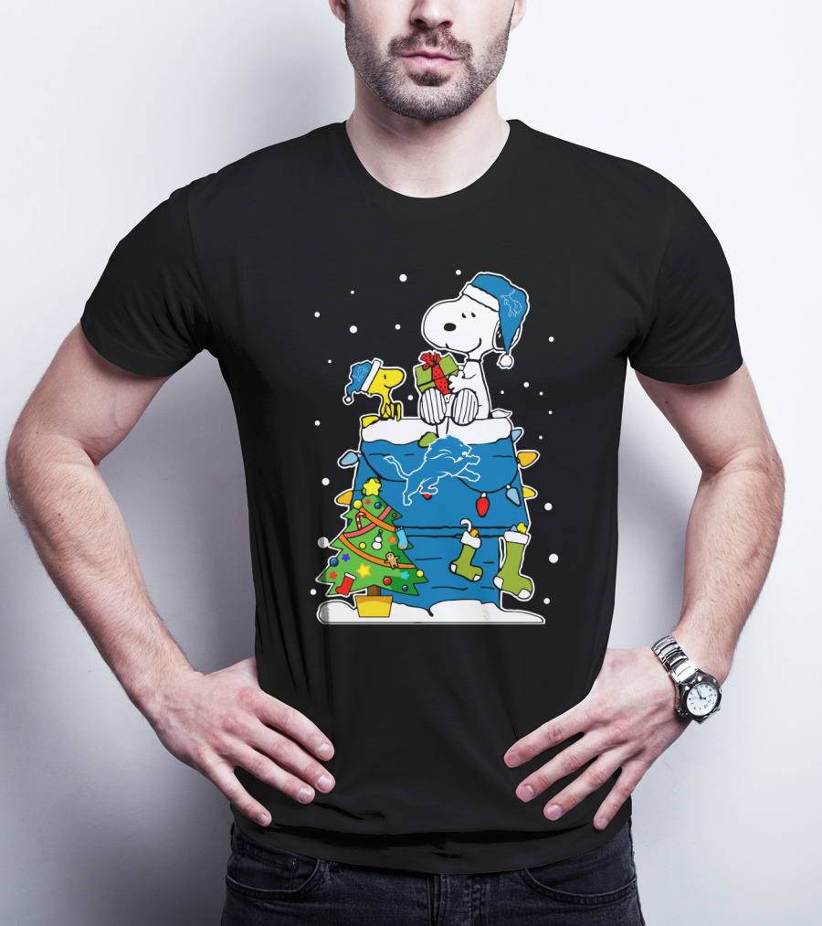 Detroit Lions Christmas Snoopy Woodstock Peanuts Holiday T-Shirt