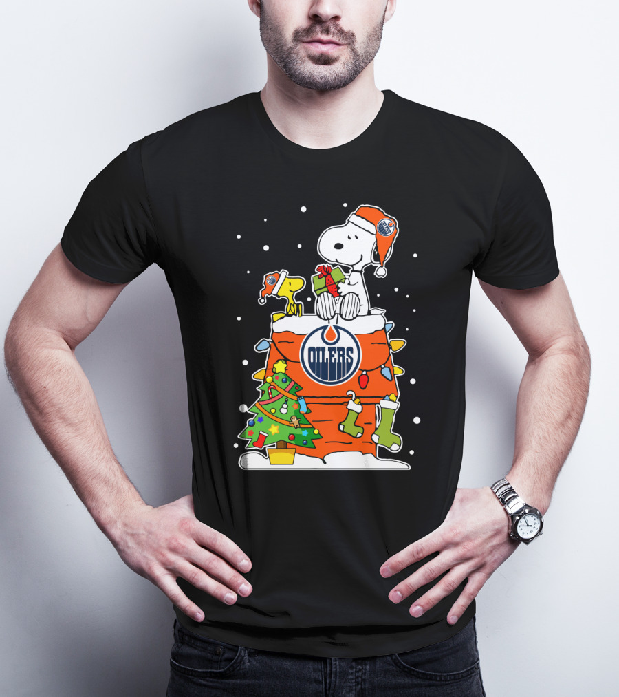 Snoopy And Woodstock Celebrate Edmonton Oilers Christmas With Gifts And Lights T-Shirt