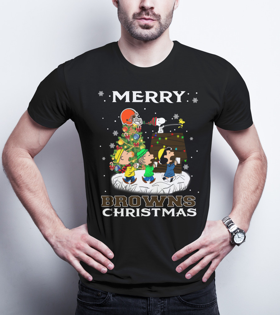 Merry Browns Christmas Snoopy And Friends Cleveland Fans T-Shirt