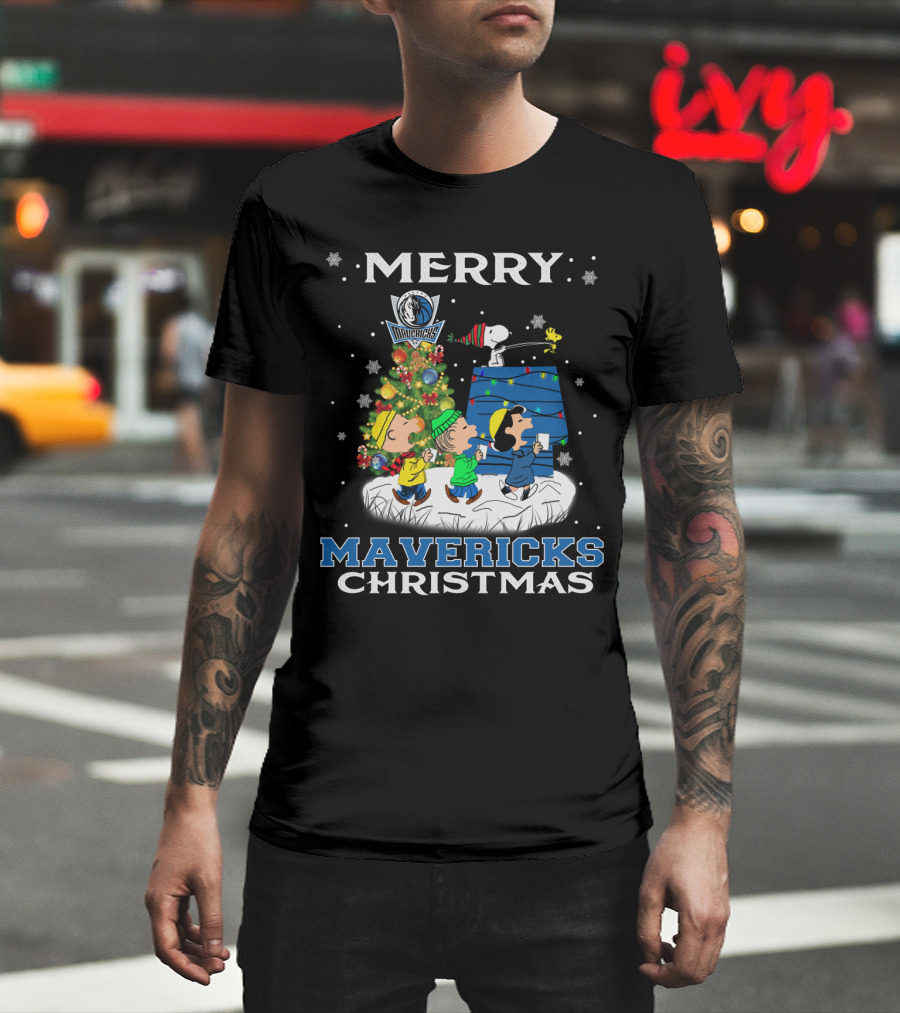 Merry Dallas Mavericks Christmas With Snoopy And Friends T-Shirt