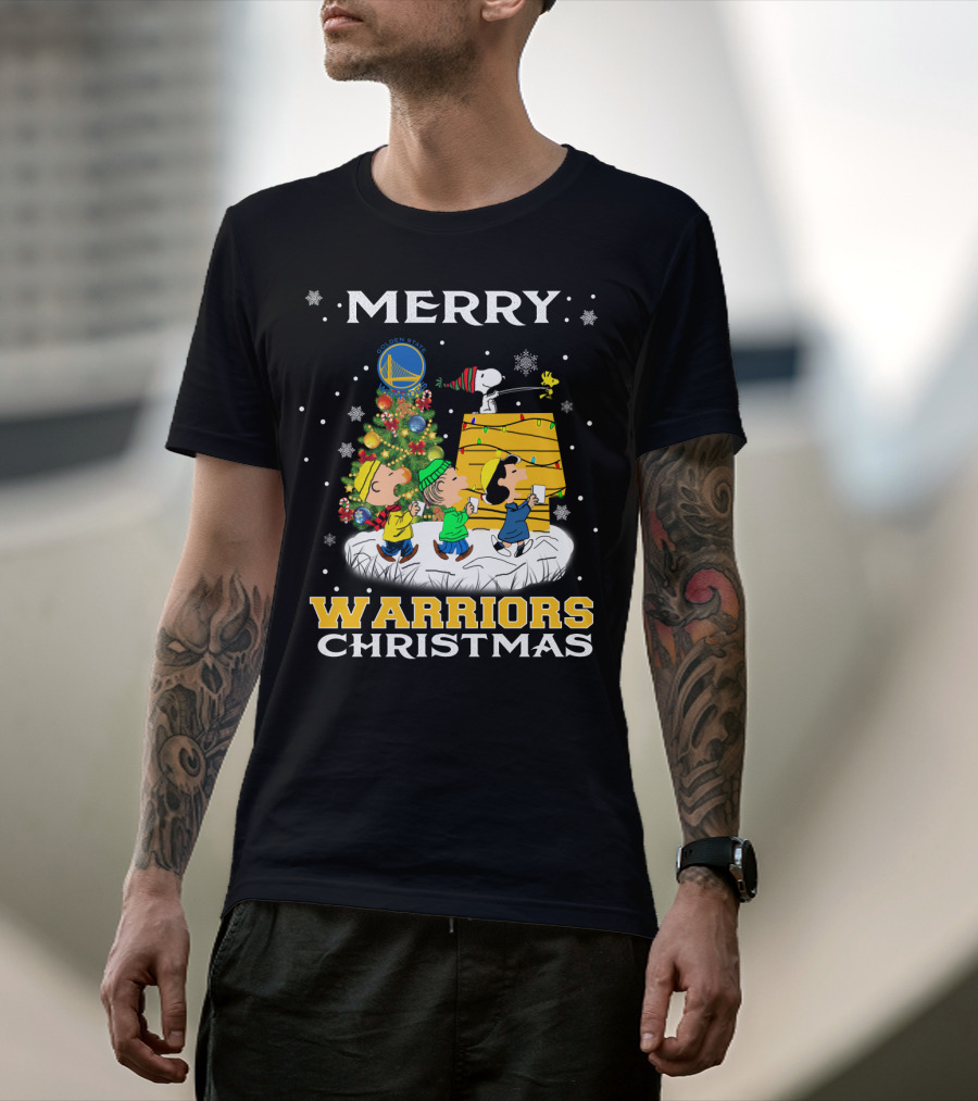 Merry Golden State Warriors Christmas Snoopy Charlie Brown Tree T-Shirt