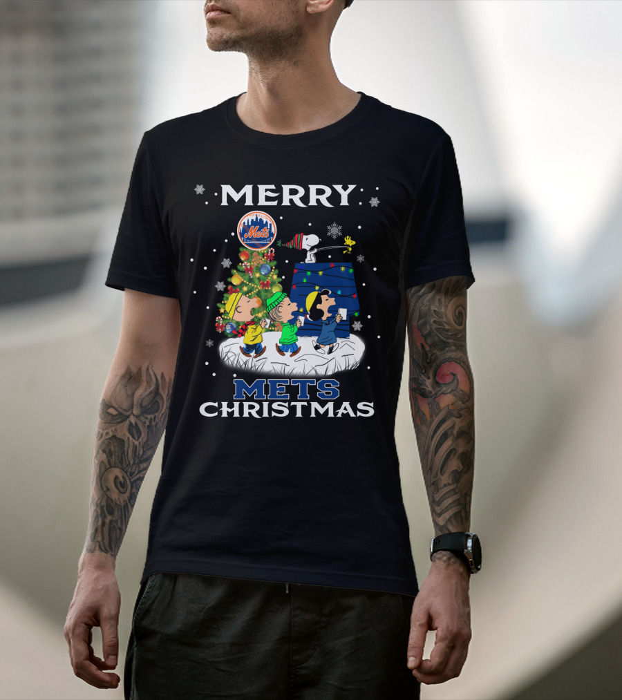 New York Mets Christmas Featuring Snoopy And Peanuts Characters T-Shirt