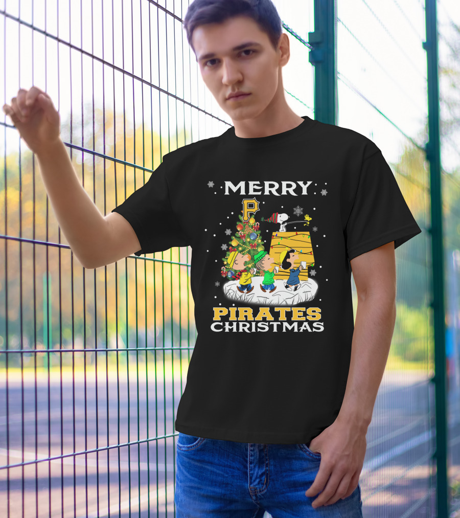 Merry Pittsburgh Pirates Christmas With Snoopy And Peanuts Characters T-Shirt
