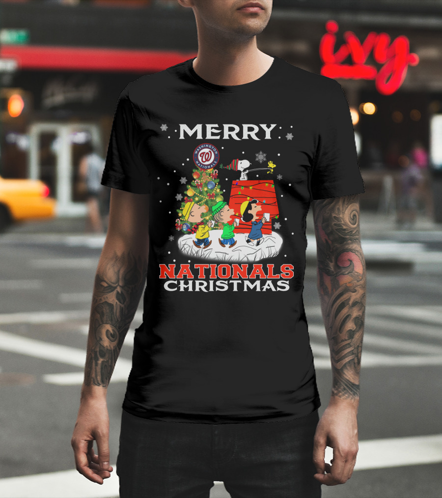 Merry Washington Nationals Christmas Snoopy With Peanuts Characters Decorate Tree T-Shirt