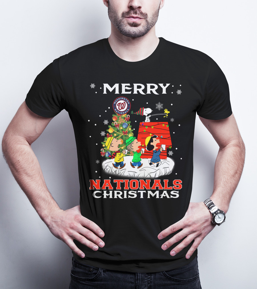 Merry Washington Nationals Christmas Snoopy With Peanuts Characters Decorate Tree T-Shirt
