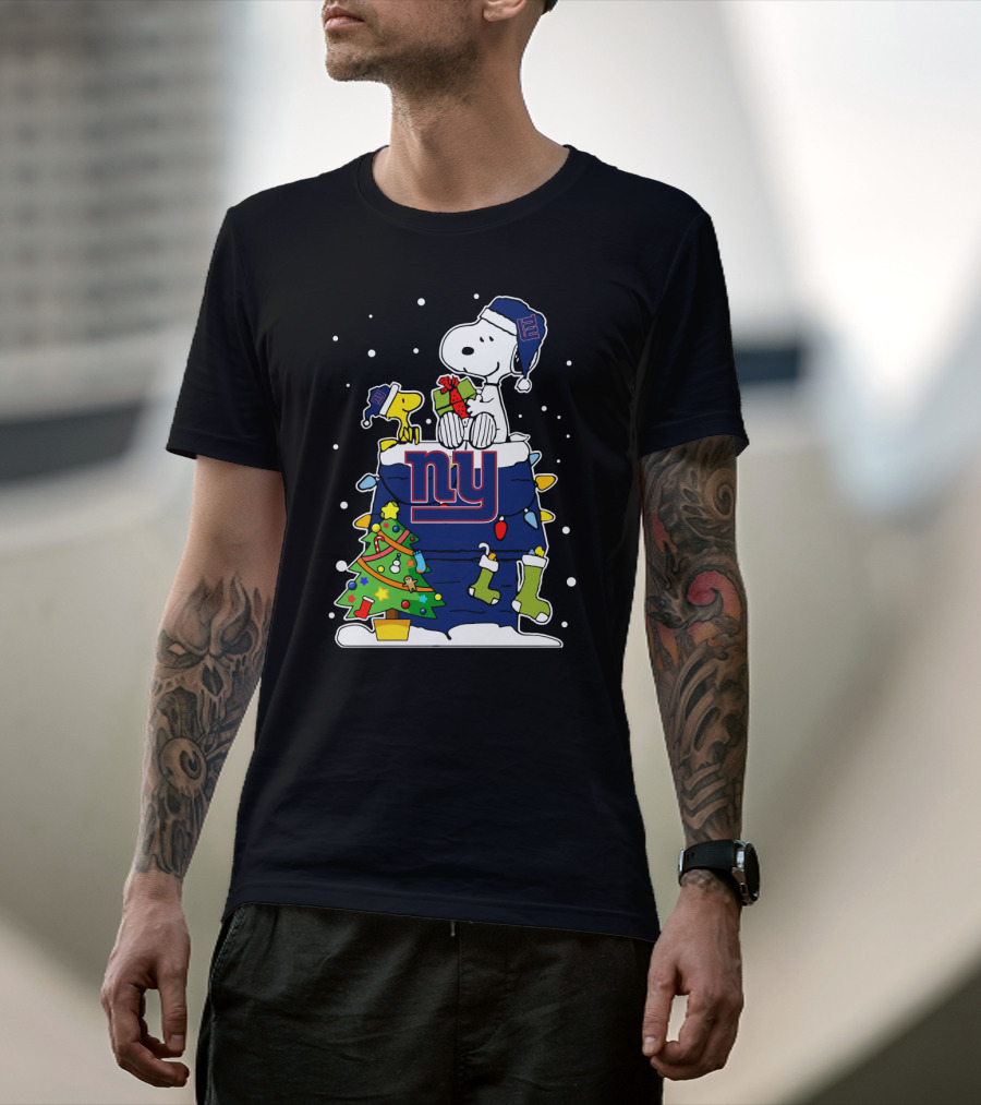 New York Giants Snoopy And Woodstock Christmas Tree Snow Winter T-Shirt