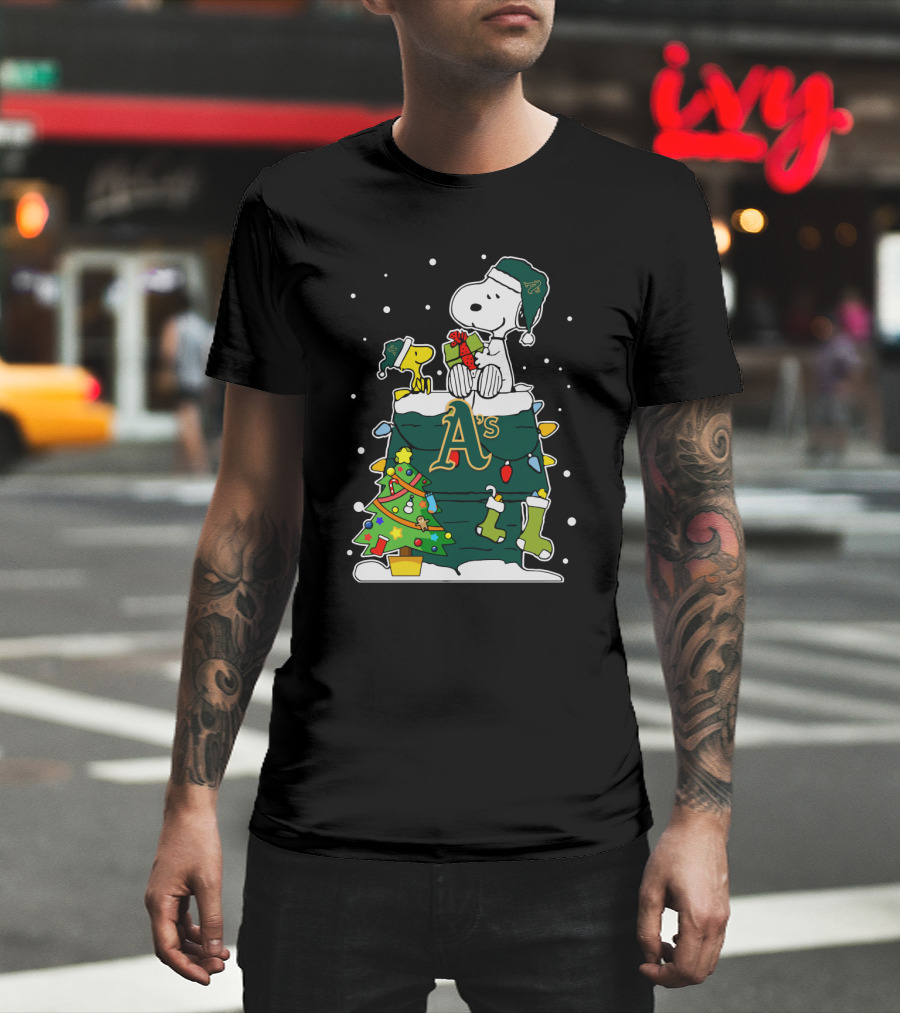 Snoopy Christmas Oakland Athletics Festive Scene With Woodstock And Gifts T-Shirt