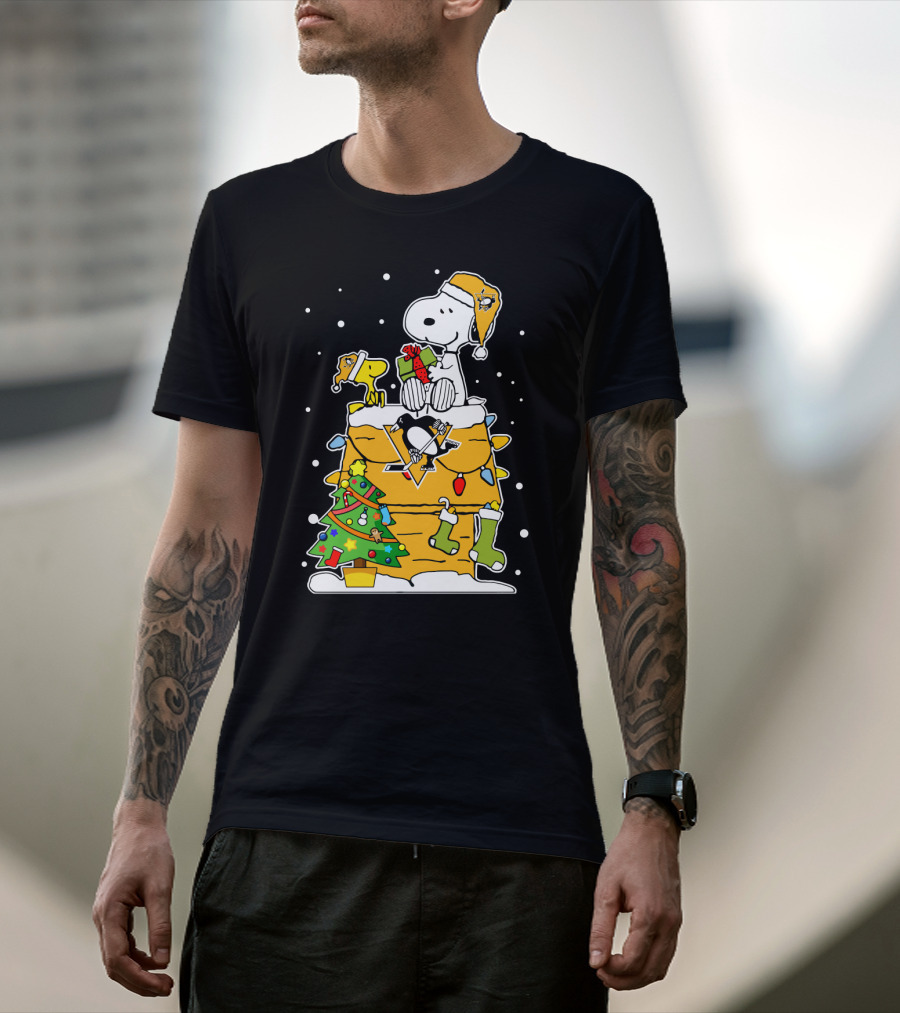Snoopy And Woodstock With Pittsburgh Penguins Christmas Hockey T-Shirt