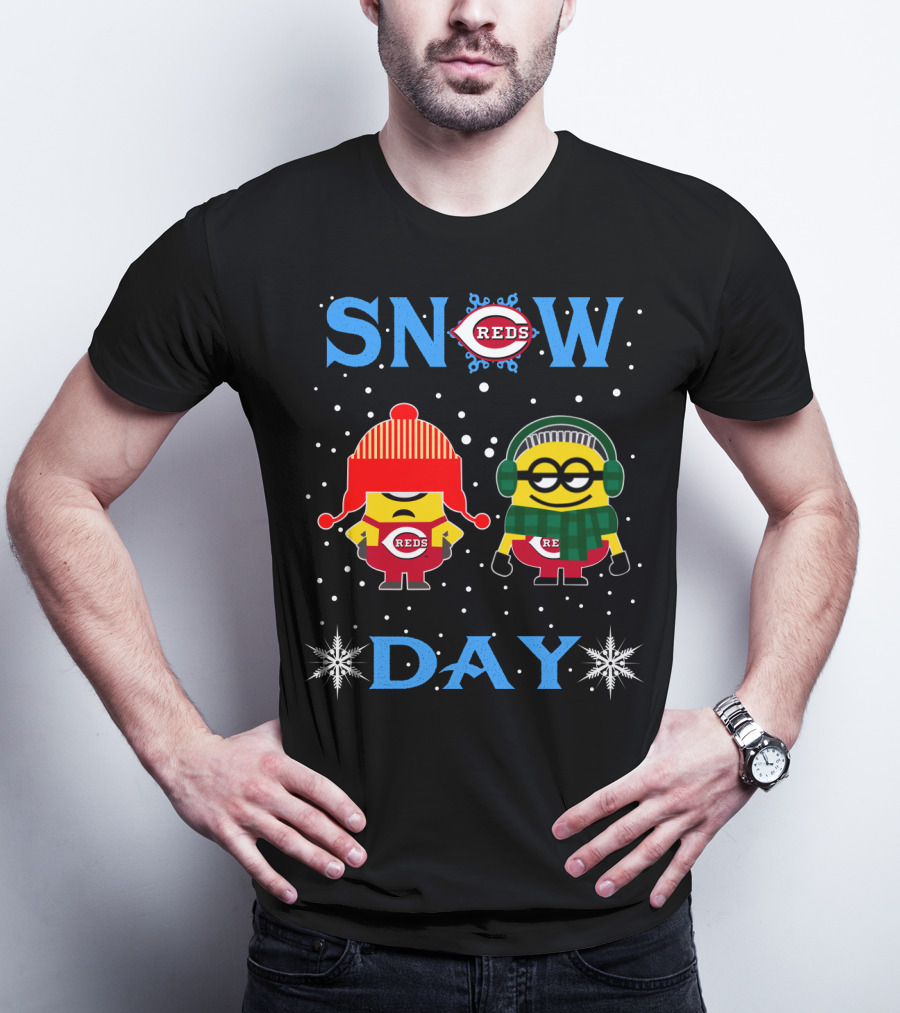 Cincinnati Reds Snow Day With Cozy Minion Fans T-Shirt